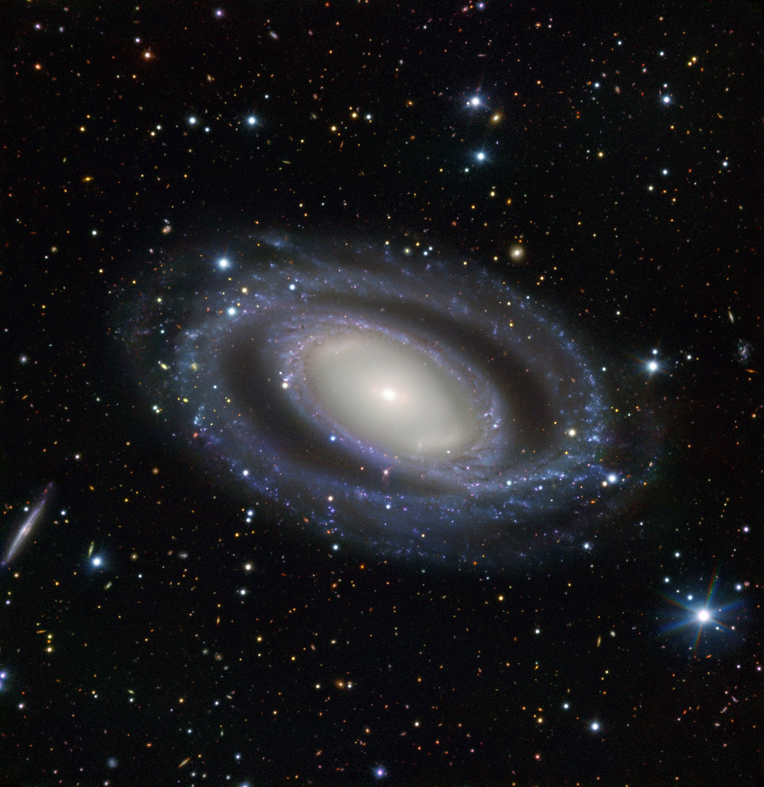 Spiral Galaxy NGC 7098 | Earth Blog
