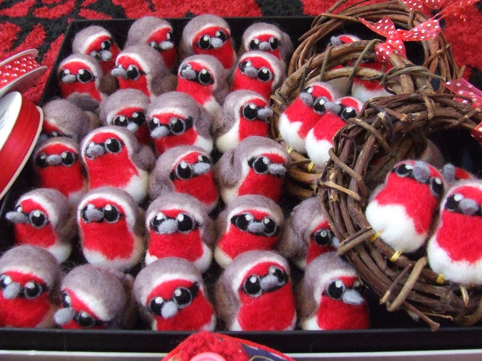 Feltmeup Designs: I dream of Tiny Robins!