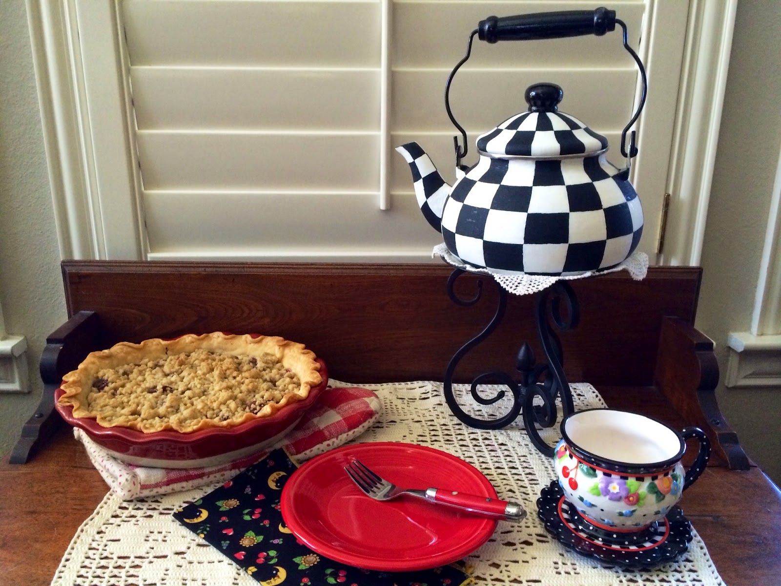 Kitty's Kozy Kitchen: Cherry Pie and My Hand Painted Tea Kettle