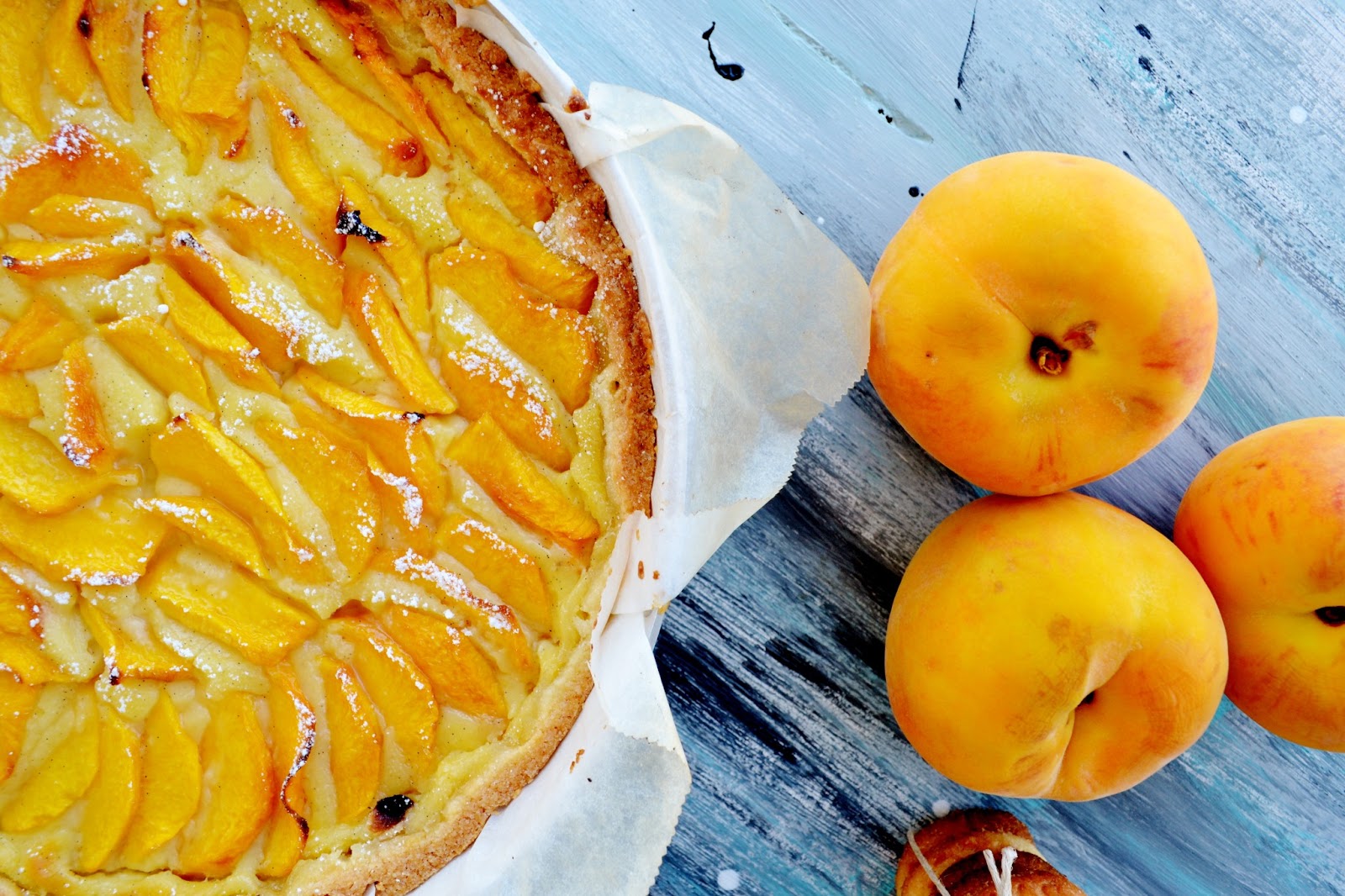 Crostata alle pesche "Percoche" con crema al latte fermentato e ...