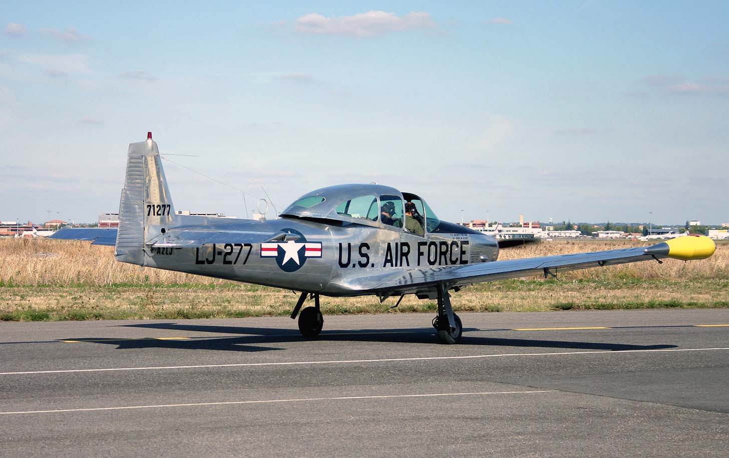 nhungdoicanh: North American / Ryan Navion