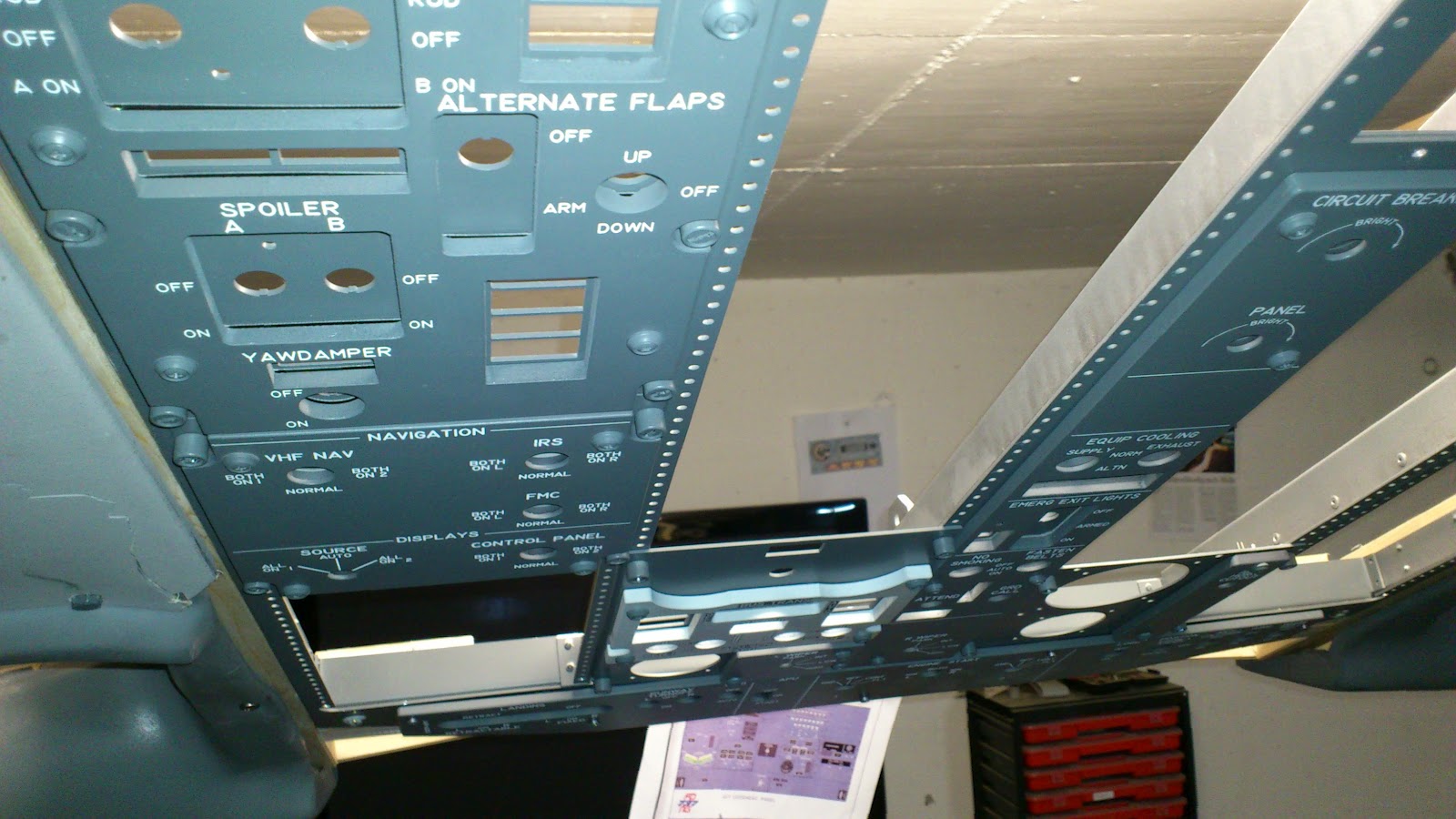 Boeing 737-800NG Fullsize Homecockpit: Boeing Overhead assembling Part 2