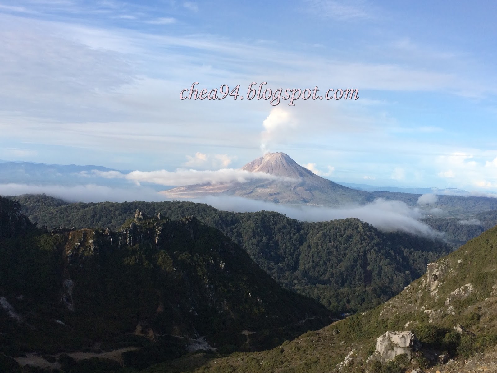 Atiah M: Gunung Sibayak Medan