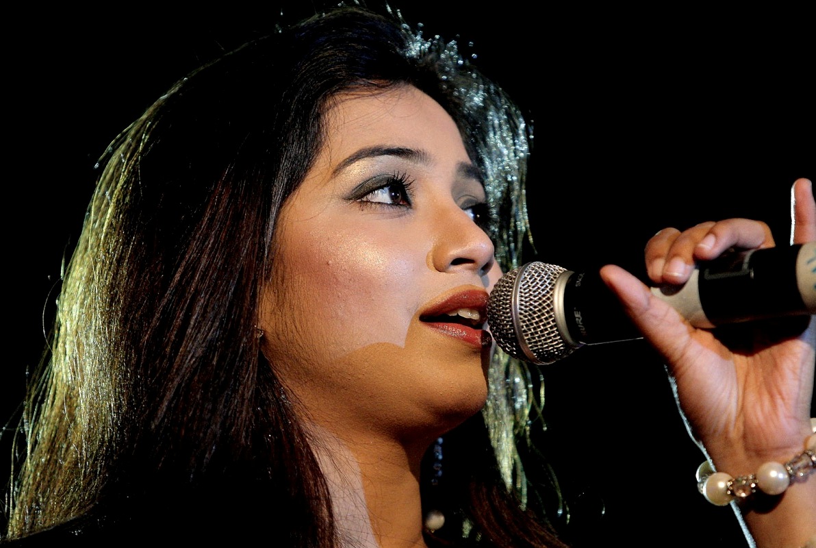 Top 68 Shreya Ghoshal Hd Wallpapers Pictures And Best Background - TOP ...