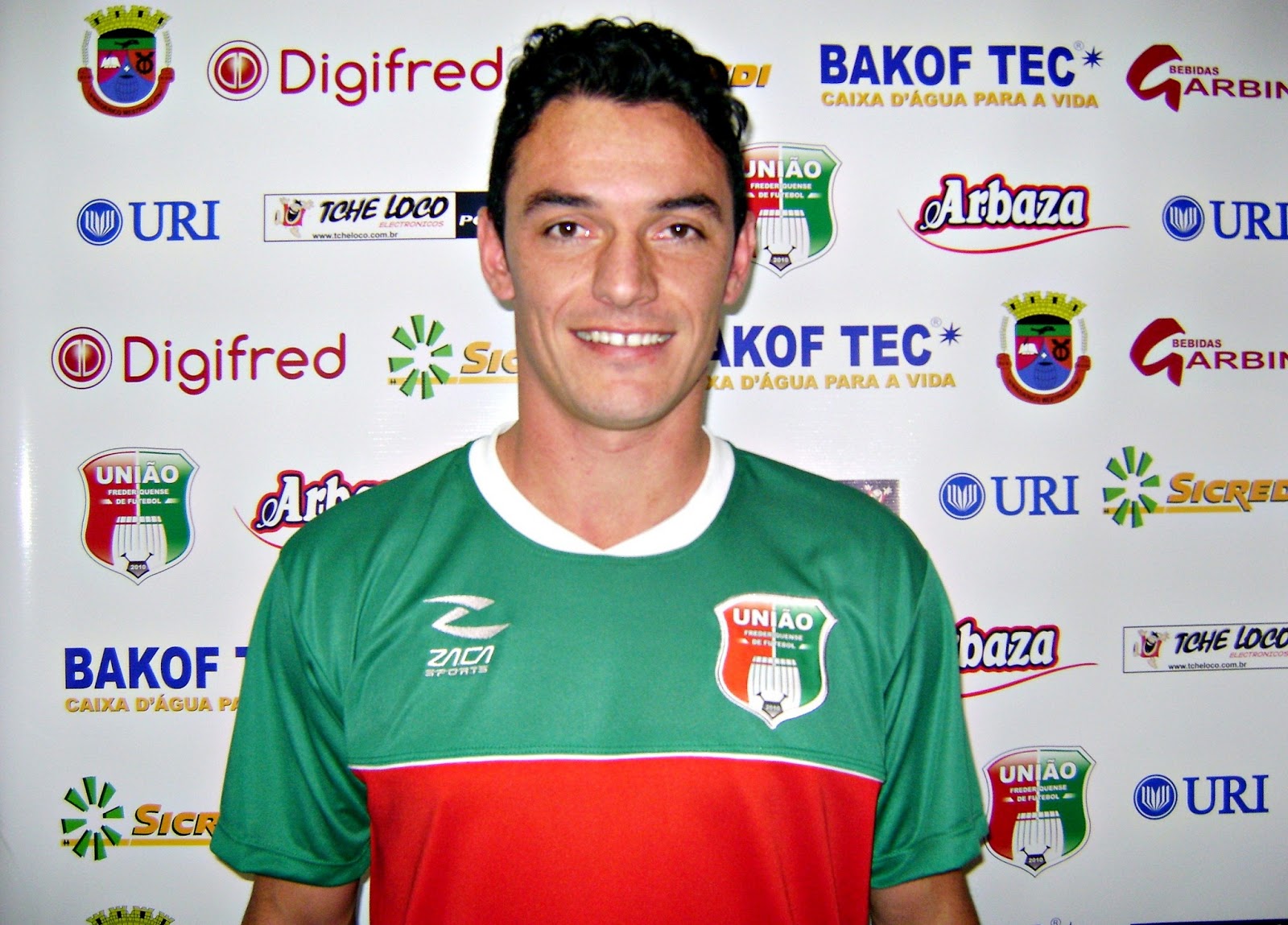 União em Dobro: GILIAN É APRESENTADO E CONCEDE ENTREVISTA COMO JOGADOR ...