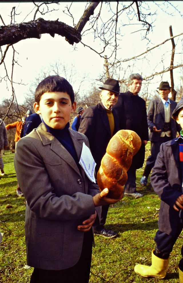 59 Incredible Photos Document Everyday Life of Romanians in Maramures ...