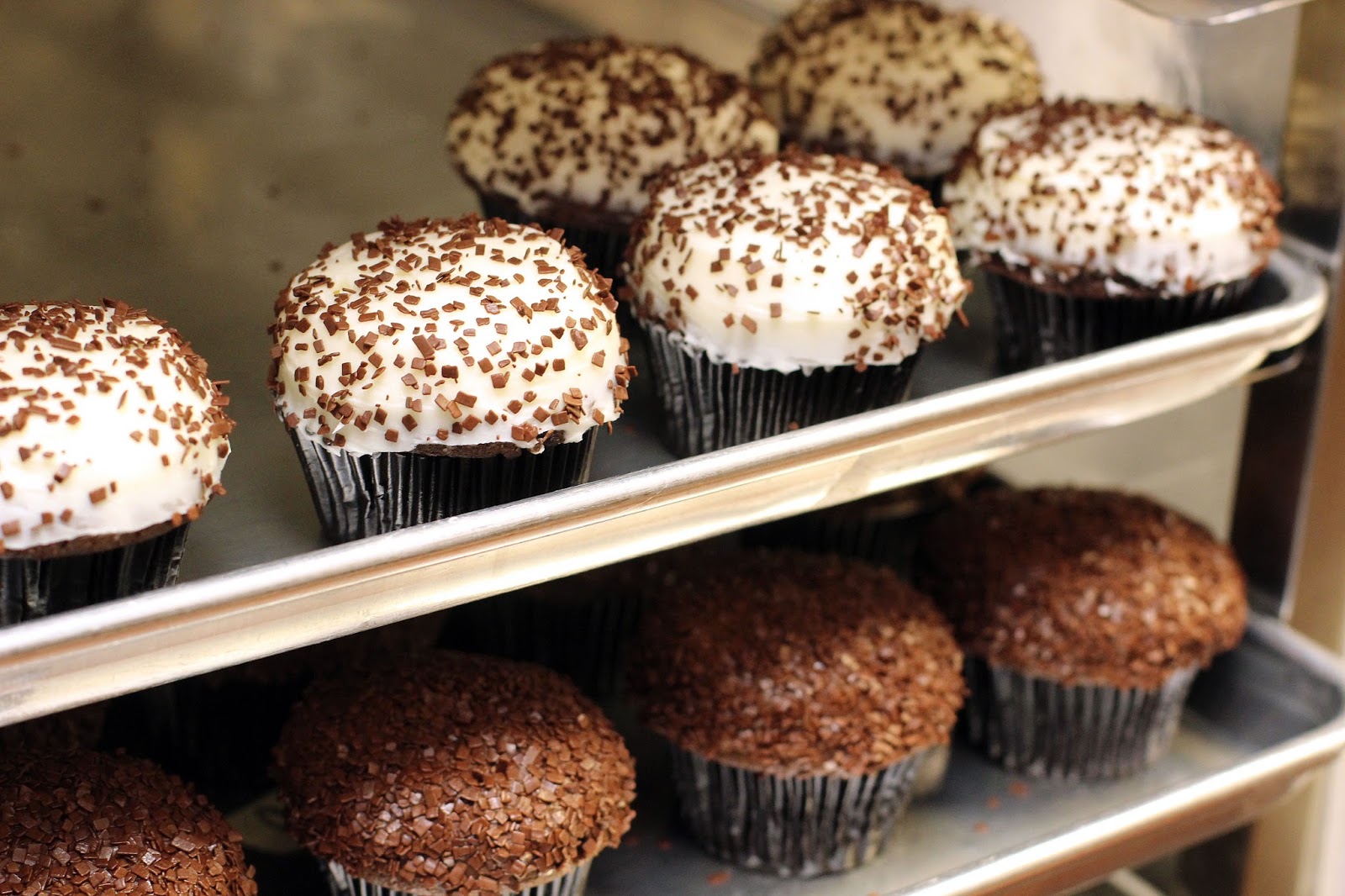 Chicago Eats: Red Velvet Sprinkles Sundaes | chicago foodie girl