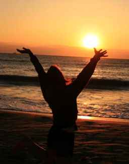 He Makes All Things New: Hands Lifted High