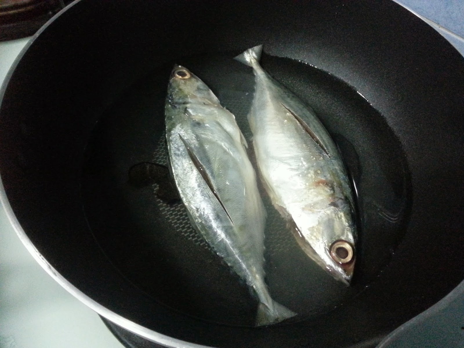 faizaleda: Resepi : Ikan Kembung Rebus Air Asam, Mudah Dan Sedap!!!