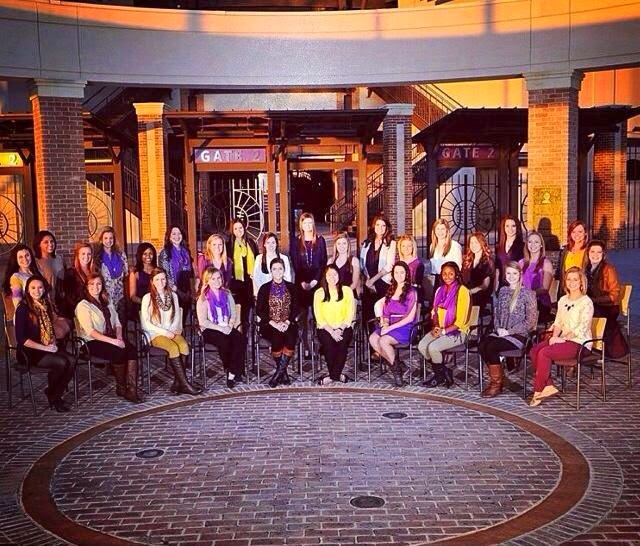 LSU ZTA: #FeatureFriday: The ZTA Bat Girls