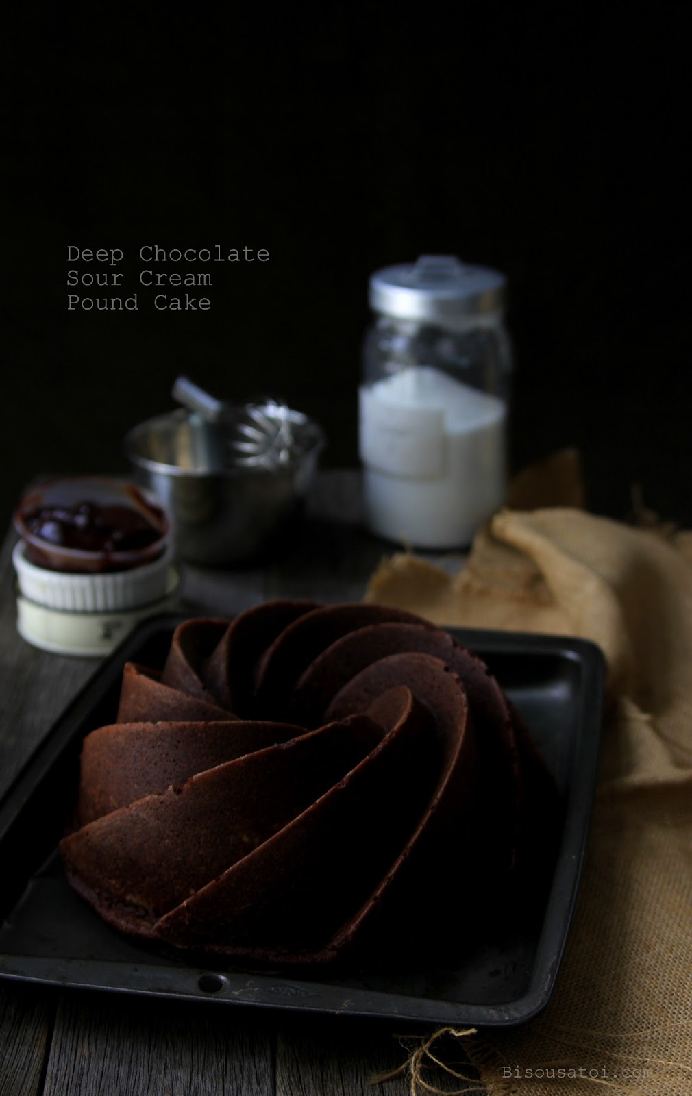 Deep Chocolate Sour Cream Pound Cake - Bisous À Toi