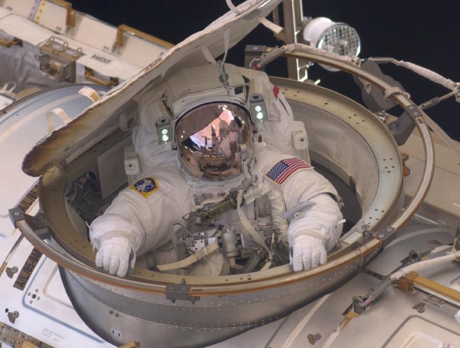 Suburban spaceman: NASA ISS EVA: Feustal Finishes EVA Space walk