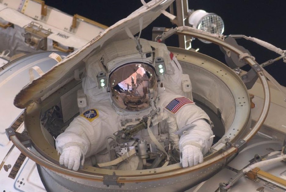 Suburban spaceman: NASA ISS EVA: Feustal Finishes EVA Space walk