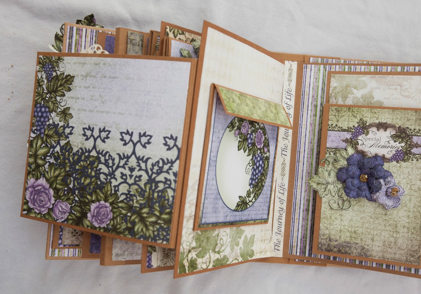 Leisha's Blog: Flip Fold album with Heartfelt Creations.