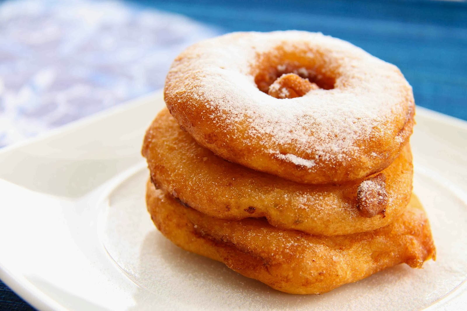 Pesto & Chantilly : Beignet aux pommes - Bolinho frito de maçã