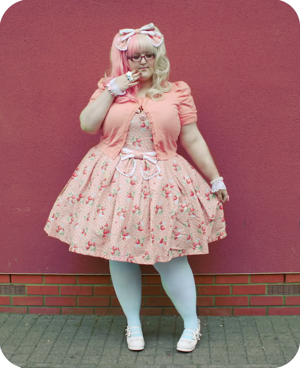 the awesome fatshion blogger.. | Miss Independent a.k.a Miss Sunshine..