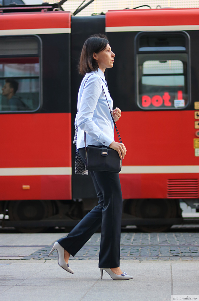 Formalny błękit - Minimalissmo. Blog modowy