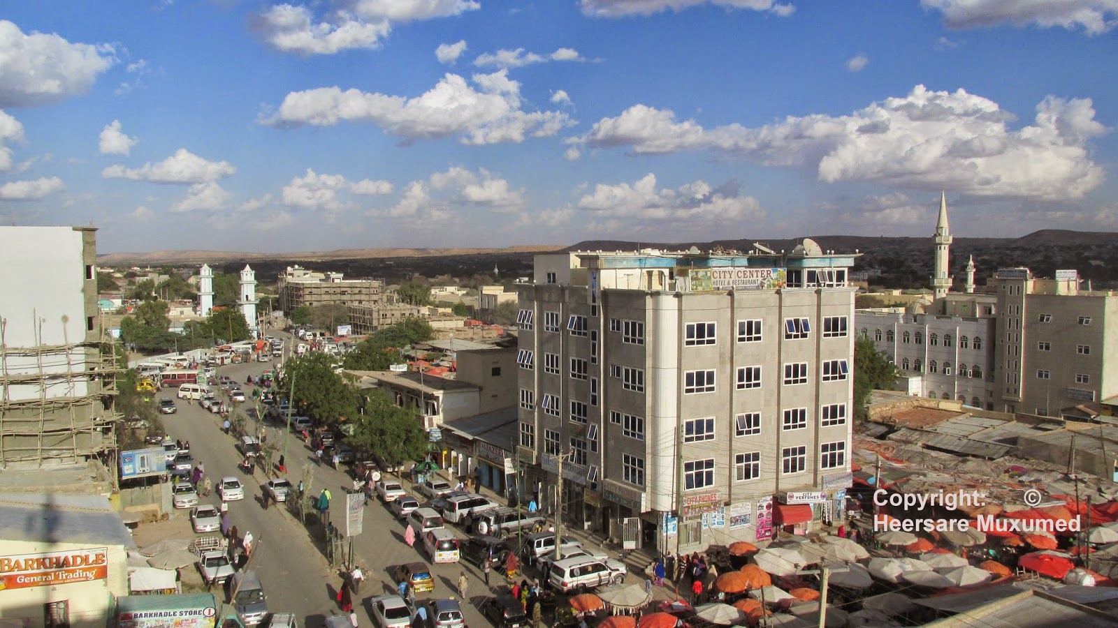 HeersareMuxumed: Hargeysa: Caasimad Dhismaysa Oo Bilic U Baahan + Sawirro