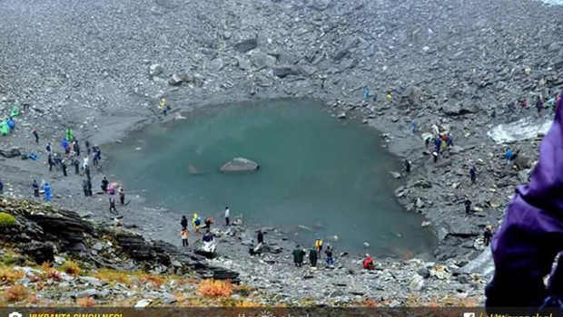 The Amazing World: Roopkund (A Mystery Skeleton Lake), Uttarakhand, India