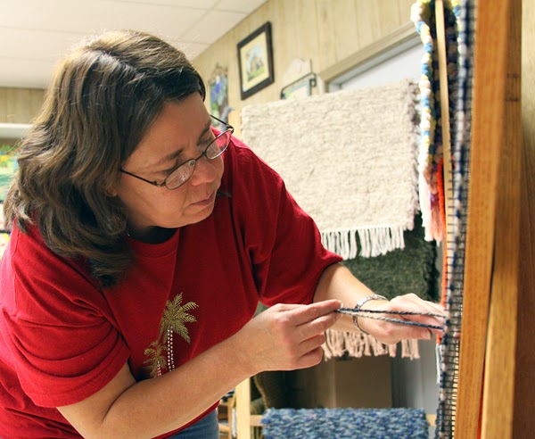 River To River Visual Arts Association: Weaving demonstration by Susan ...
