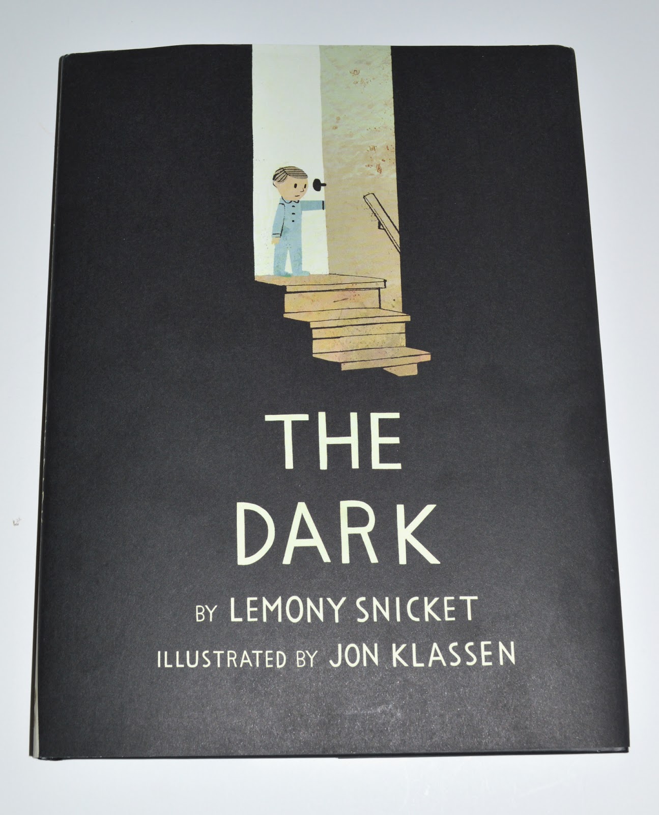 TEXTILE TROLLEY: A book review :- The Dark by Lemony Snicket