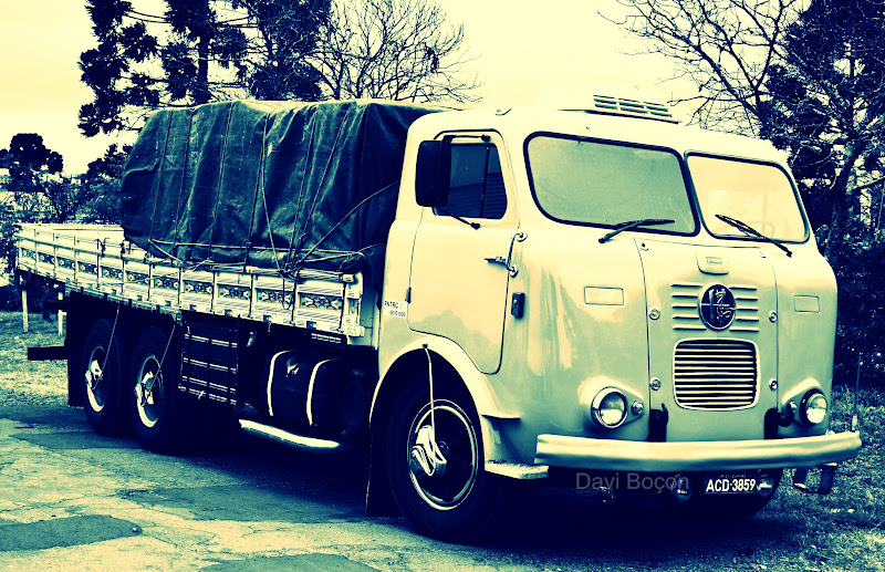 Veículos em Geral: Caminhão FNM D11.000