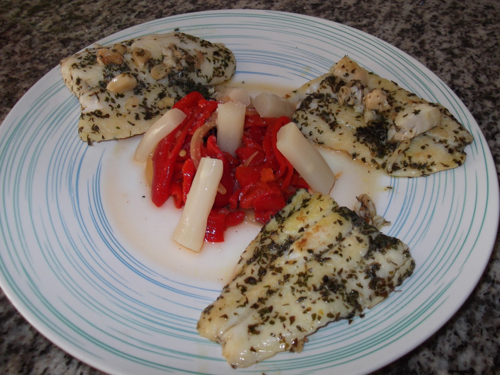 LAS RECETAS DE LAS MELLIZAS: FILETES DE MERLUZA AL PEREJIL CON GUARNICIÓN