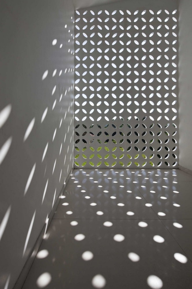Patricia Gray | Interior Design Blog™: White Pattern + Light in ...