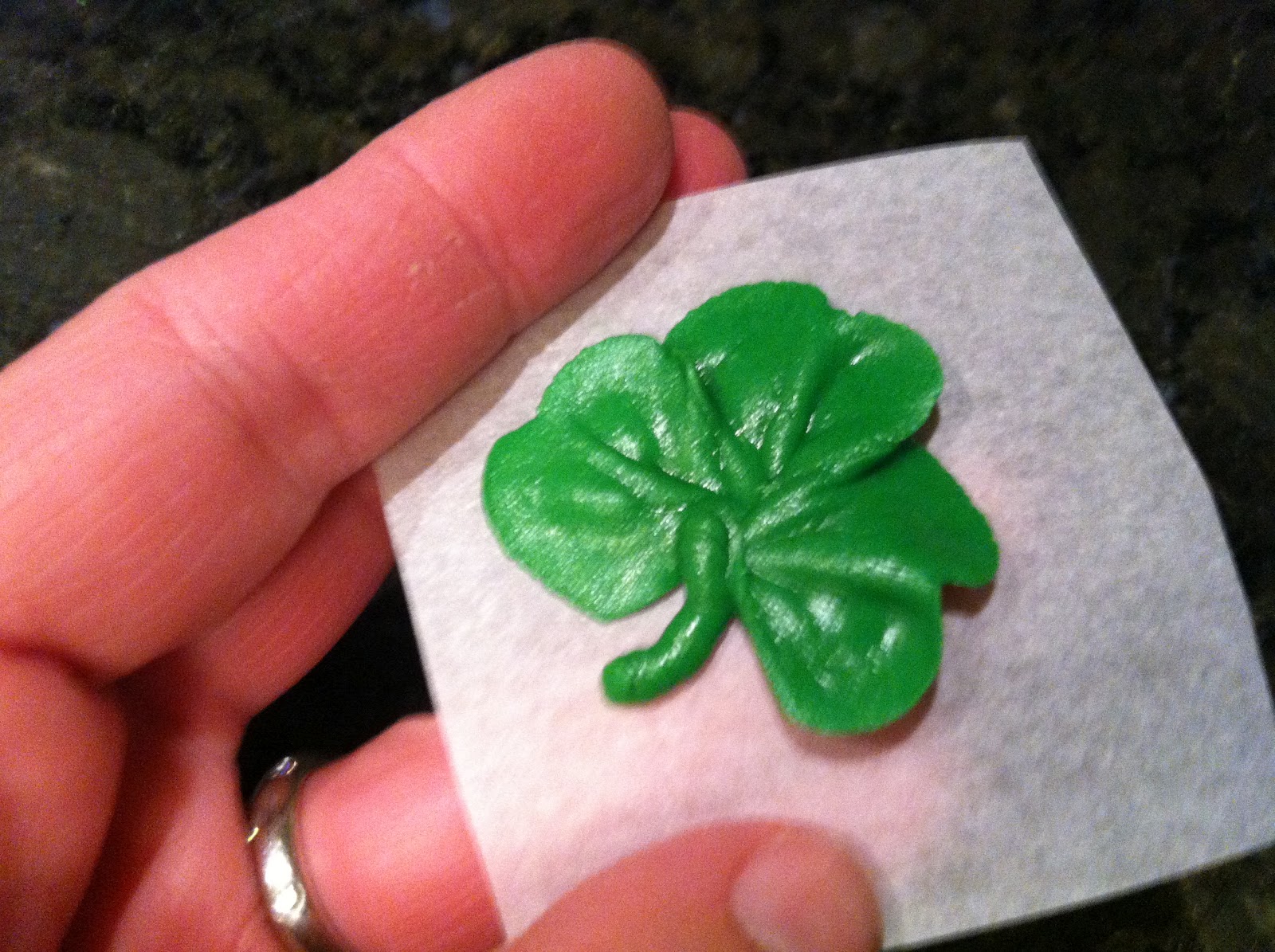 The Iced Queen: Royal Icing Shamrocks