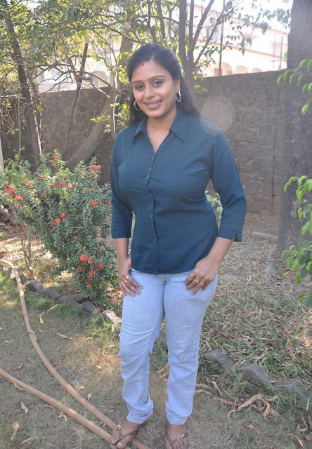 INDIAN ACTRESS: Latha Rao Tamil Sun TV serial actress big hanging boobs ...