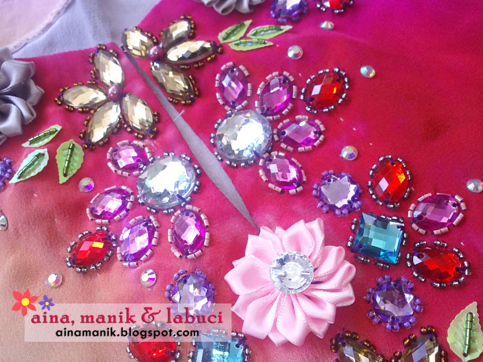 Aina, Manik & Labuci: Manik Meriah (Kristal, Riben dan Stones)