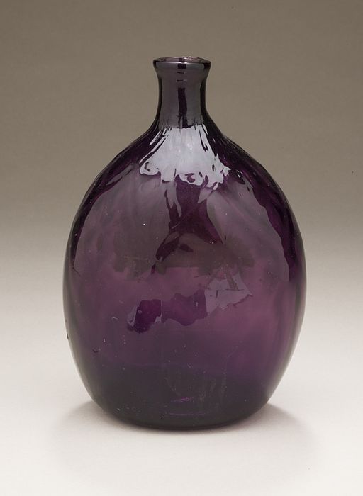 Unsorted pieces: American colonial glass