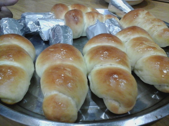 Haniza: DIY : Roti Siput Berkrim