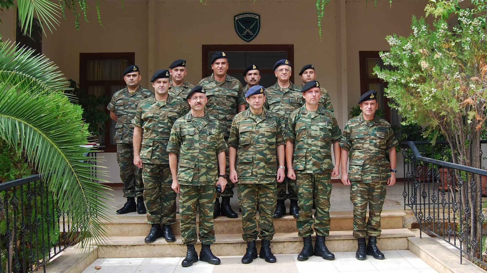ΣΤΗΝ ΣΧΟΛΗ ΤΕΘΩΡΑΚΙΣΜΕΝΩΝ ΚΑΙ ΣΤΗΝ ΣΧΟΛΗ ΠΕΖΙΚΟΥ Ο ΑΡΧΗΓΟΣ ΓΕΣ ...