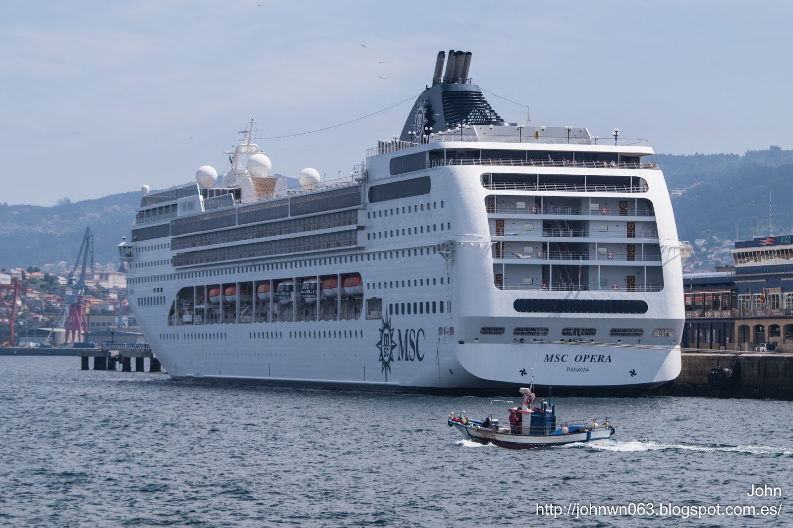 FOTOS DE BARCOS: MSC OPERA