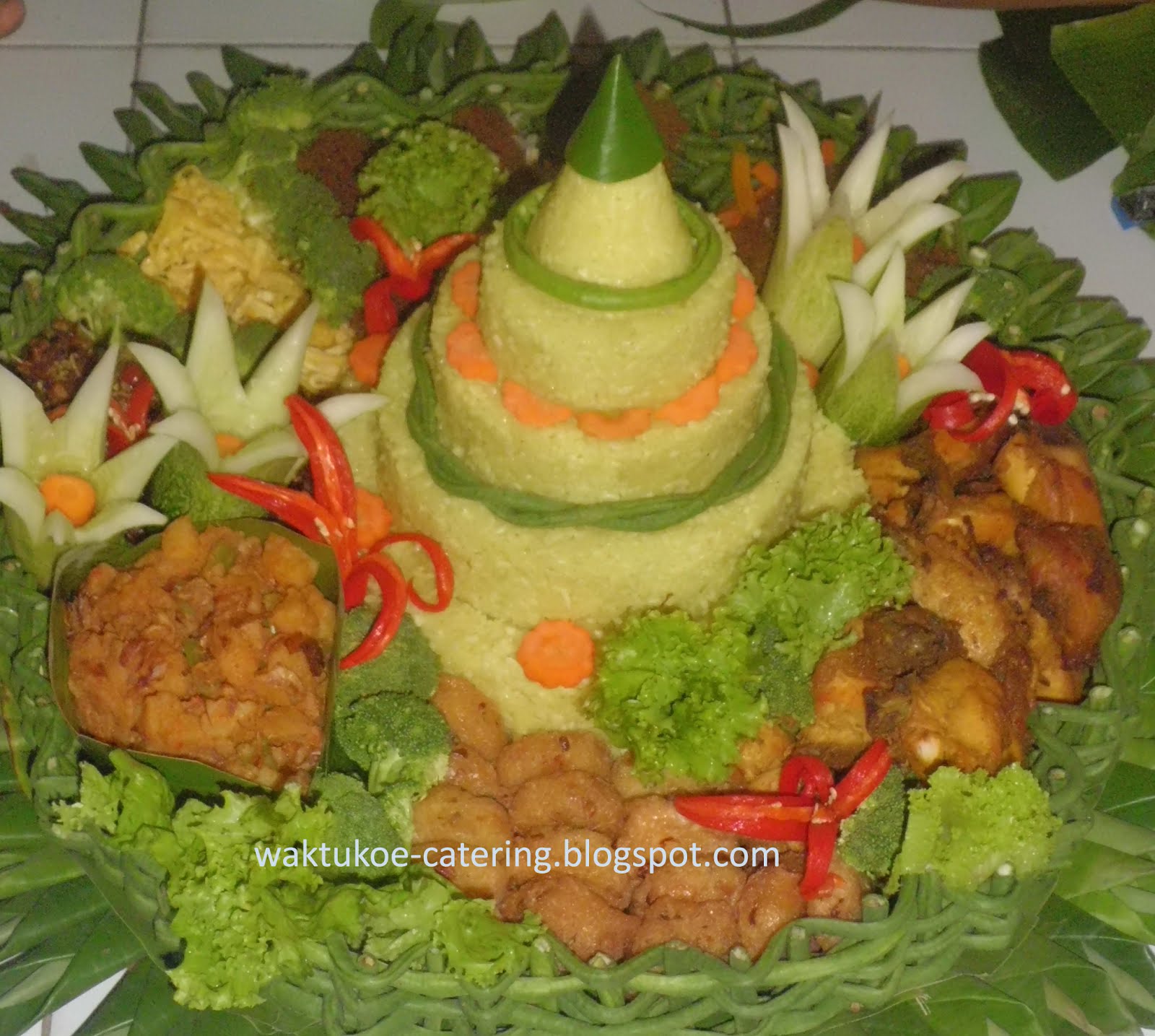 Waktukoe wedding, tumpeng,catering Karawang: Tumpeng untuk 3 Store