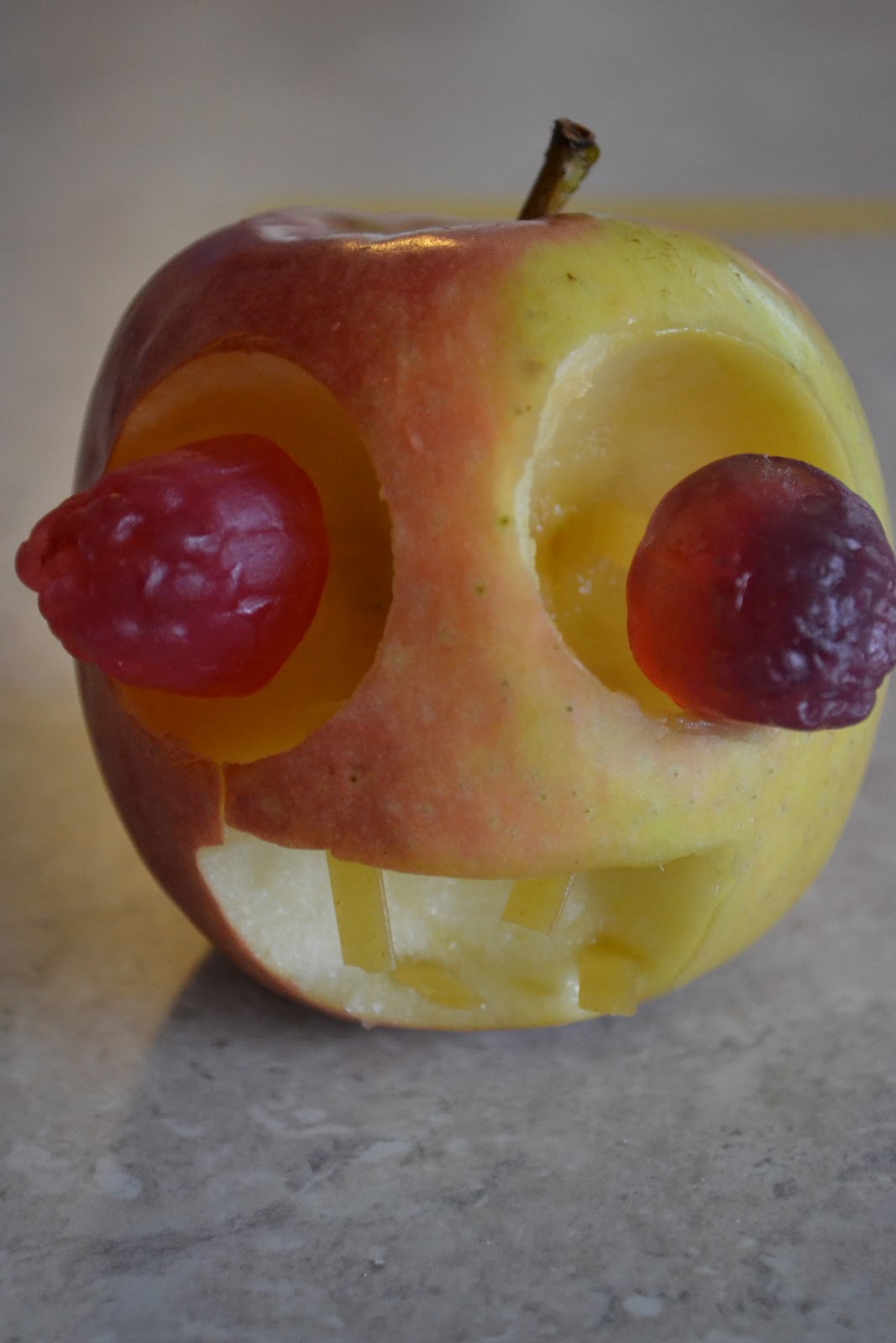 White Verandah: Scary halloween apple guys