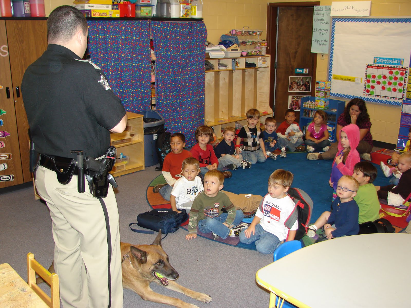 Farmington Elementary School: Community Helpers