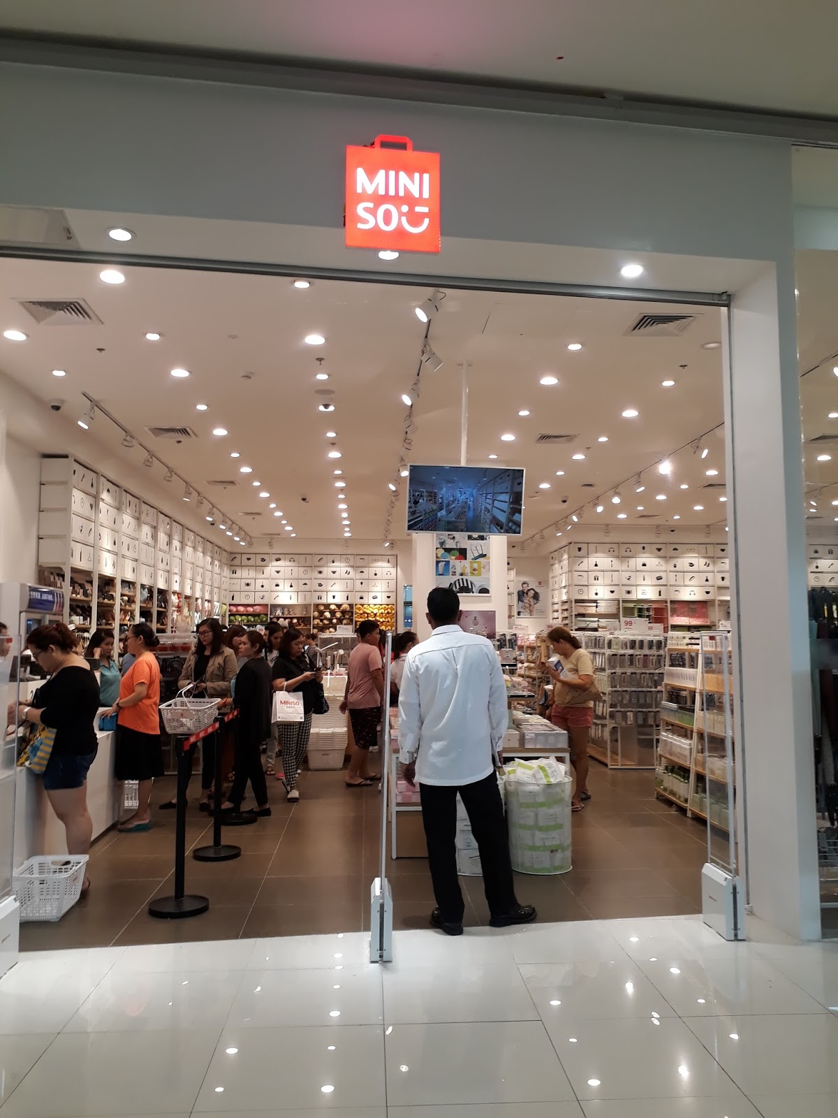 My Thoughts Scrawled In Pink: Ano ang Meron sa Miniso My Thoughts Scrawled In Pink: Ano ang Meron sa Miniso