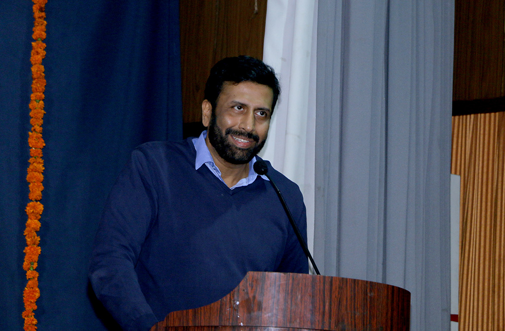 Ravi Prakash TV9: Ravi Prakash, TV9 CEO Inaugurates a book on Sant ...