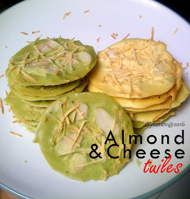 Dapur Gue, The Story of My Smokey Kitchen: Almond and Cheese Tuiles