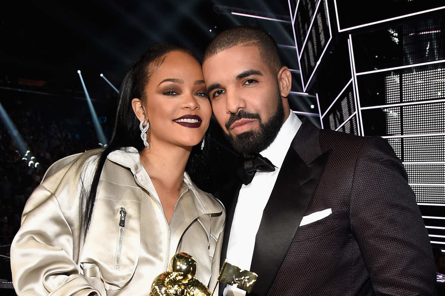 Casa L: Los jueves, músicas nuevas. Rihanna y Drake