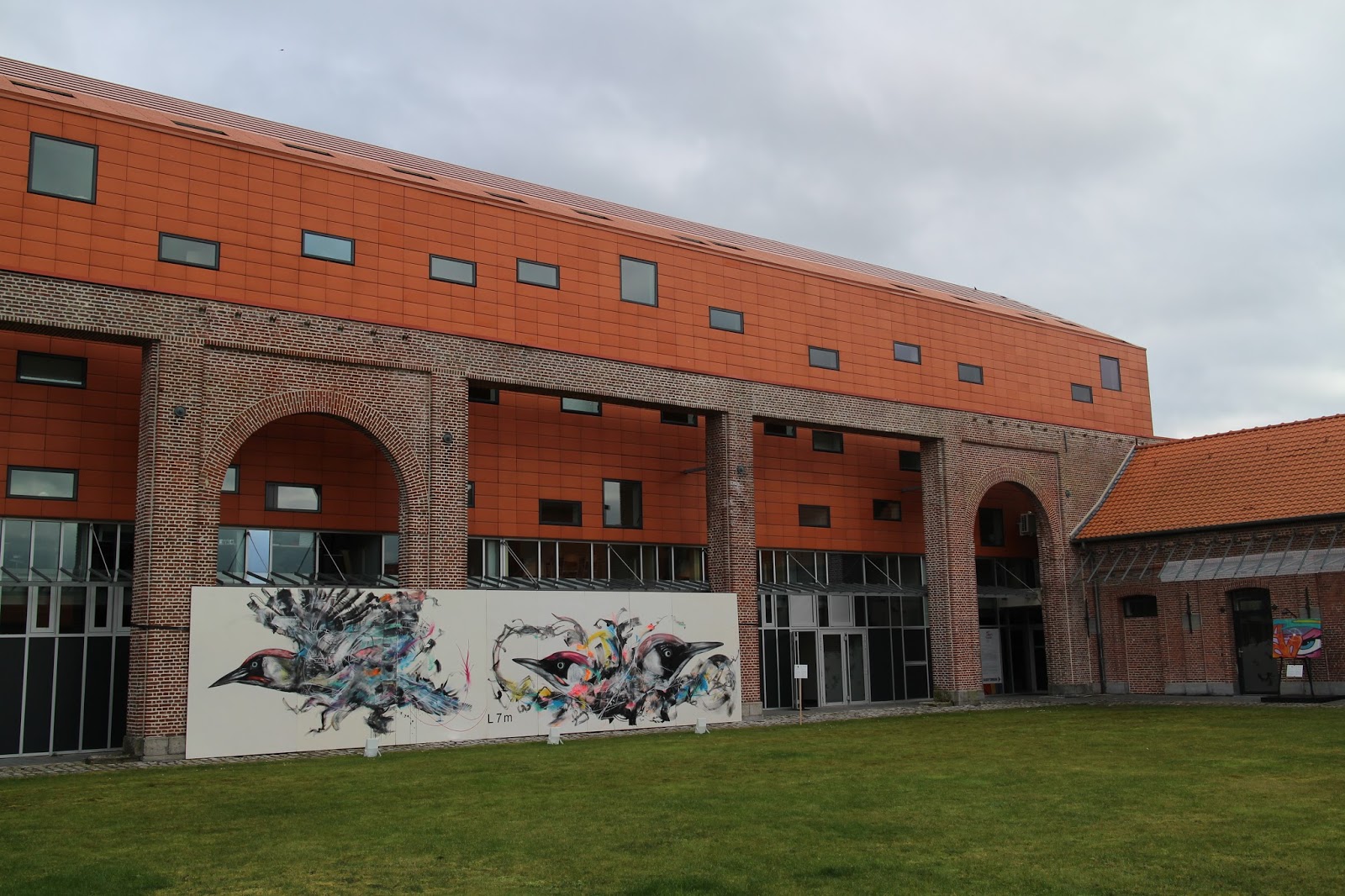 Domaine de Luchin featuring Mur de Berlin | Rionmaë