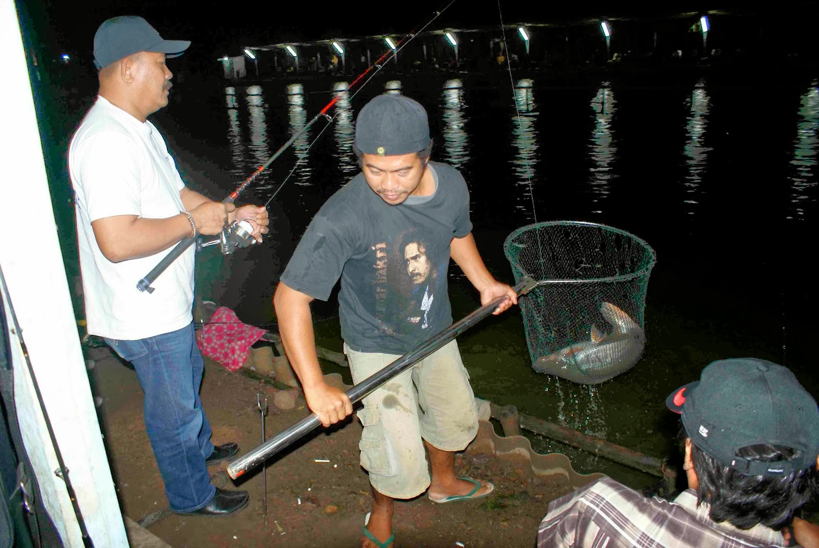 KAKI PANCING: Patin fish bait and fishing rods Technique