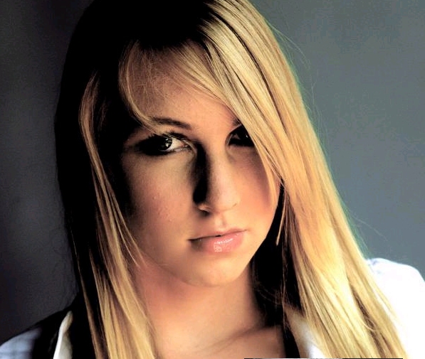 the chronicles of an extraordinary woman: Picture Me Broken, an Awesome ...