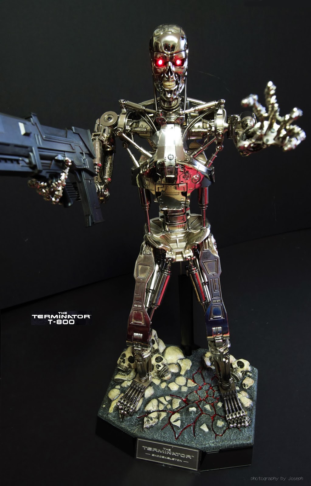 TSR: Terminator Endoskeleton 1/4 Scale by Hottoys