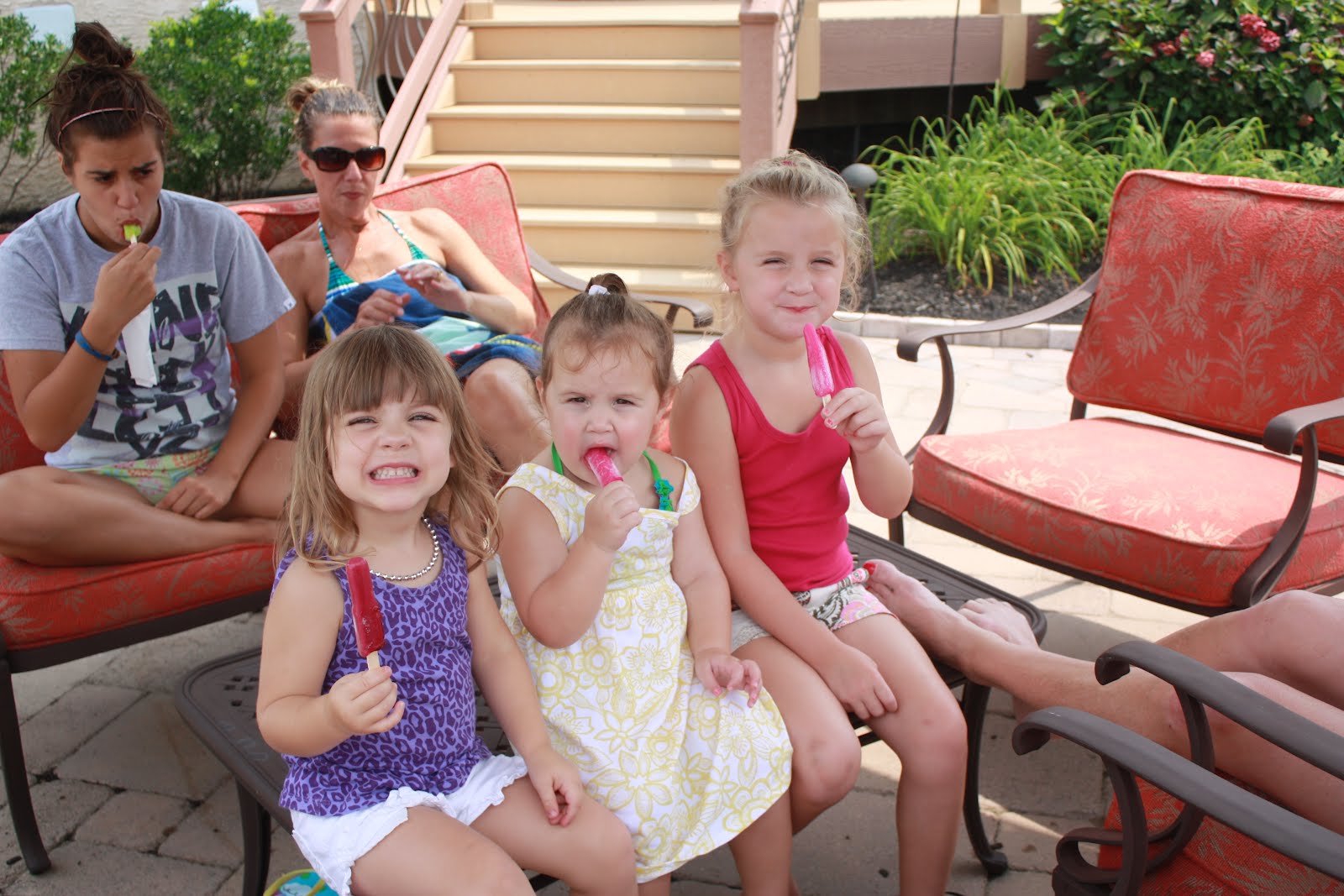 livin like a bea...: cousin pool party