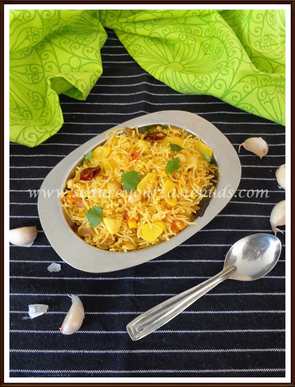 Poondu Sevai | Garlic Flavored Rice Noodles - Seduce Your Tastebuds...