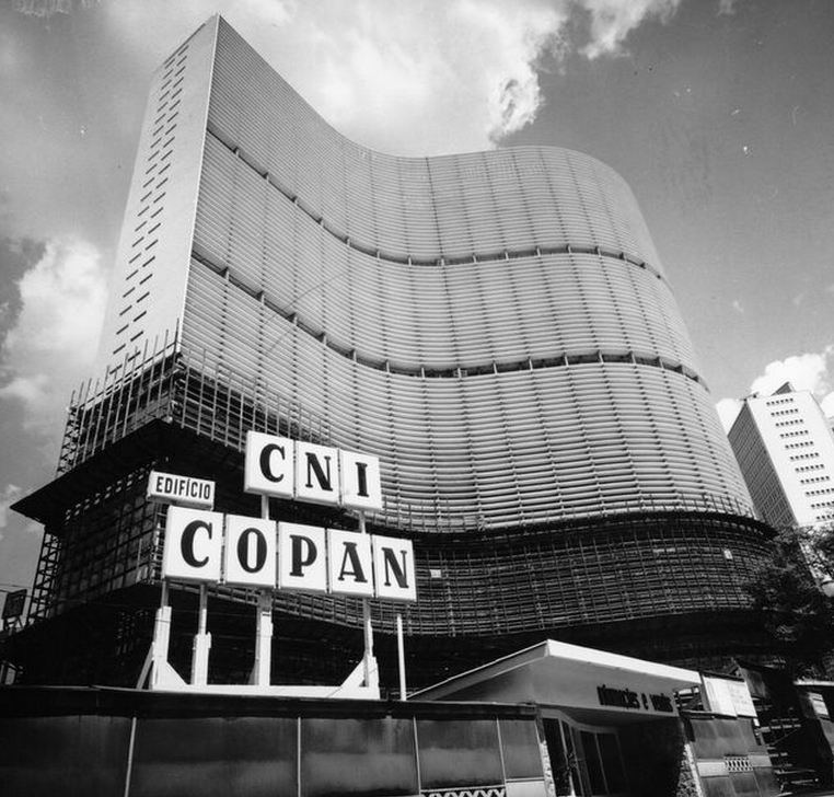 Divagaciones y Arquitectura: São Paulo: Edificio Copan (O. Niemeyer)
