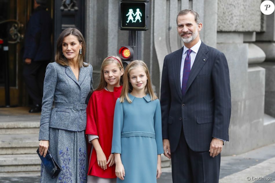 The Royal Children: Spanish RF: Princess Leonor reads in public for the ...